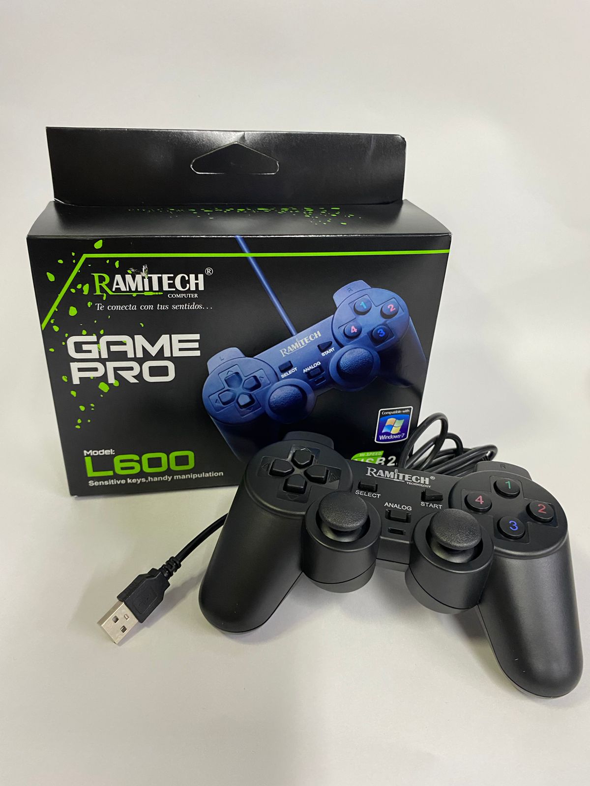 Control PC tipo play – Sub Urban Tech & Smoke